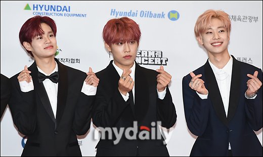 [MD포토] AB6IX 이대휘-박우진-김동현, '하트 뿅뿅' : 네이트 연예