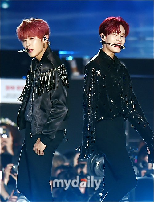 [MD포토] AB6IX 박우진-이대휘, '다시뭉친 워너원 멤버' : 네이트 연예
