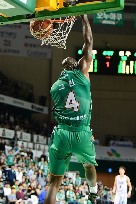 '그린 19점' DB, KCC 2연승 저지…시즌 첫 승 : 네이트 스포츠