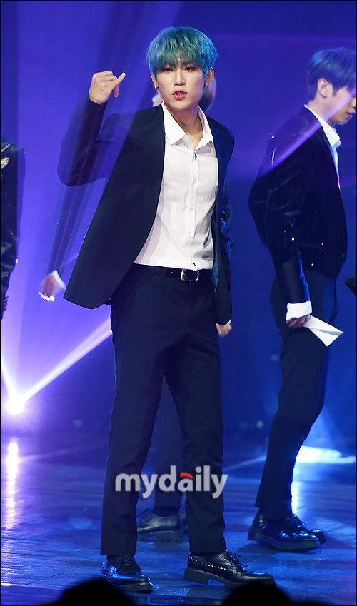 [MD포토] AB6IX 박우진, '팬여러분과의 약속' : 네이트 연예