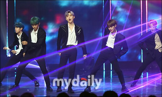 [MD포토] AB6IX, '관객들 사로잡는 무대' : 네이트 연예