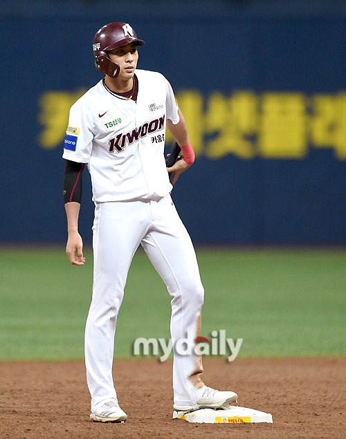 [PO] 키움 KS행 이끈 이정후, PO MVP 영예 : 네이트 스포츠