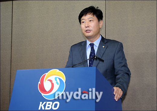 '개막 연기' KBO 류대환 사무총장 "144G 거행 원칙…월요일 경기 고려" : 네이트 스포츠
