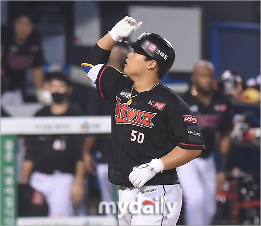 KT 강백호, 전세 뒤집는 130m 솔로포…시즌 16호 : 네이트 스포츠