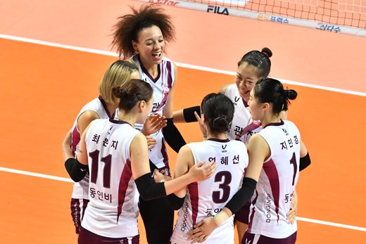 '디우프 40점 폭발' KGC인삼공사, GS칼텍스 꺾고 개막 3연패 끝 : 네이트 스포츠