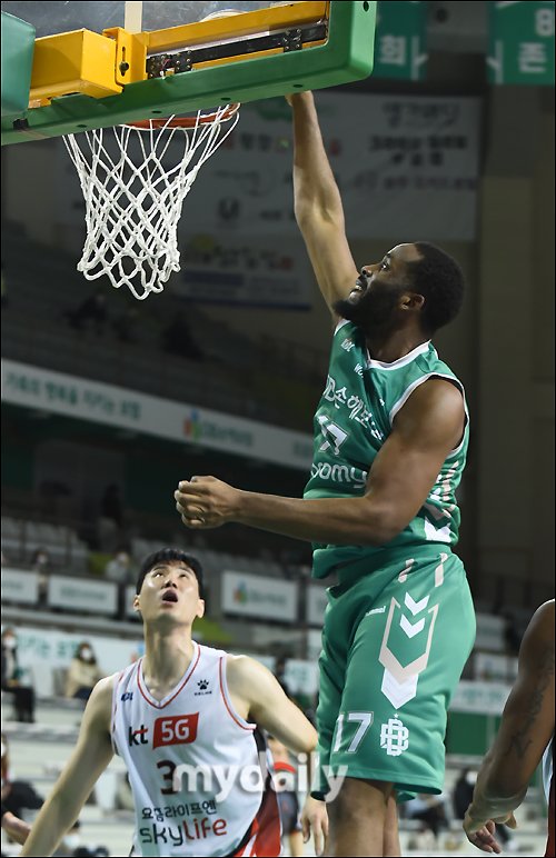 안양 리포트: 메이튼 2Q 폭격, KGC 아킬레스건 제대로 공략 : 네이트 스포츠