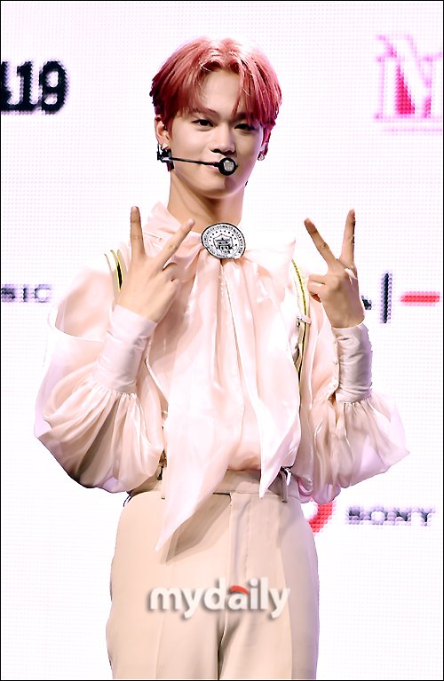 [MD포토] T1419 온, '머리까지 핑크빛' : 네이트 연예