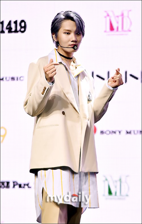 [MD포토] T1419 시안, '눈에 띄는 보랏빛 헤어' : 네이트 연예