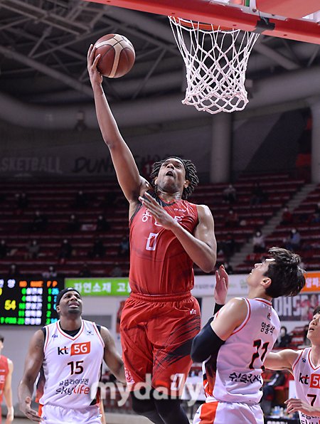 '100% 확률 잡았다' KGC, KT에 또 역전극…4강 -1승 [MD리뷰] : 네이트 스포츠