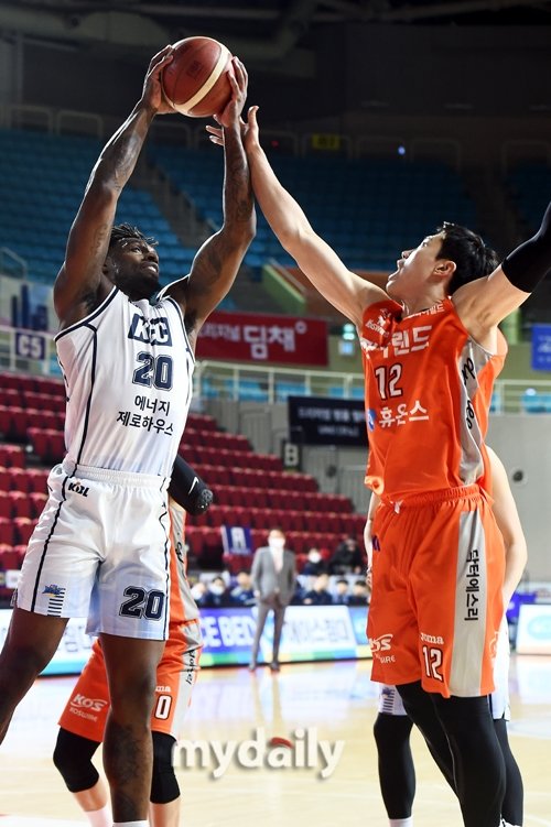 KBL 4강PO·챔프전, 전자랜드·KCC 3차전 등 일부경기 시간 변경 : 네이트 스포츠