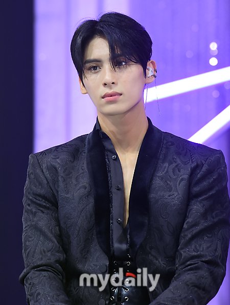 [MD포토] SF9 유태양 '절정의 조각미' : 네이트 연예