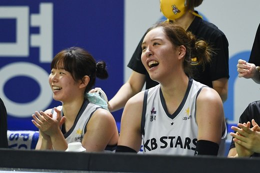 KB 박지수, 통산 11번째 라운드 MVP…MIP 허예은[오피셜] : 네이트 스포츠