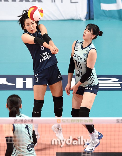 GS칼텍스 '라셈 빠진 IBK 상대로 거침없이 스파이크 강타' [MD화보] : 네이트 뉴스