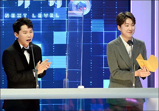 2021 SBS 연예대상, '화려한 수상자들' [MD화보] | 아이돌24시 : 네이트 연예