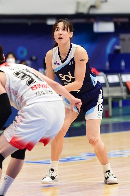 1~2Q 턴오버 잔치, 3~4Q 신한은행 지배, BNK 김단비 봉쇄 실패 : 네이트 스포츠