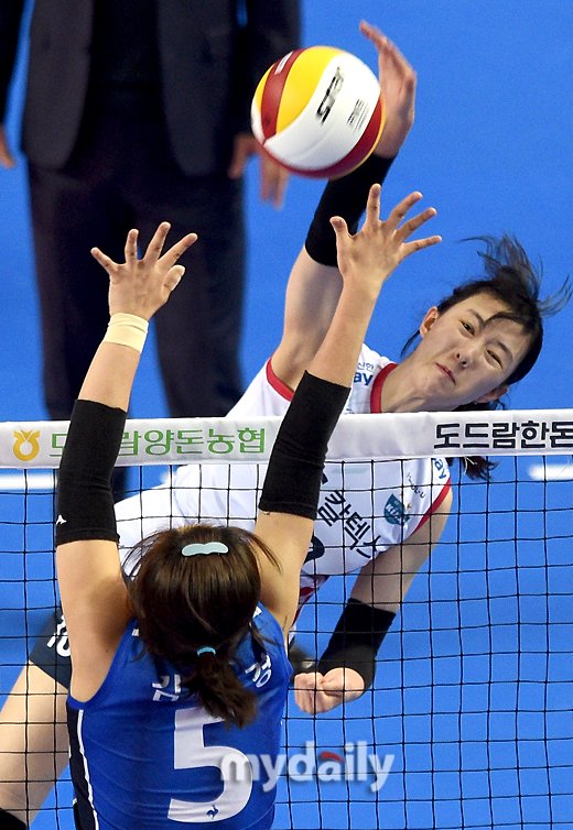 GS칼텍스 '달라진 IBK기업은행에 완전히 당황했어' [MD화보] : 네이트 뉴스