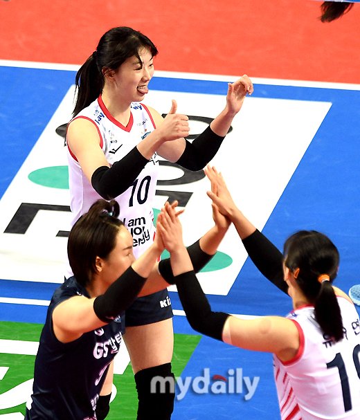 GS칼텍스 '달라진 IBK기업은행에 완전히 당황했어' [MD화보] : 네이트 뉴스