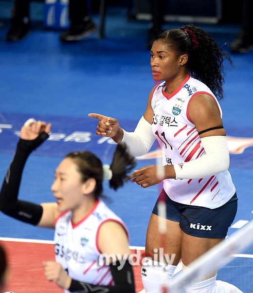 GS칼텍스 '달라진 IBK기업은행에 완전히 당황했어' [MD화보] : 네이트 뉴스