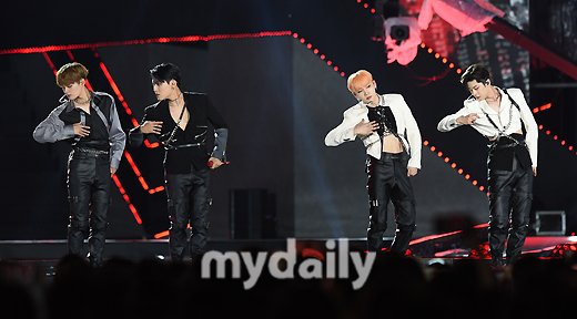 [MD포토] AB6IX '심장이 뛰게 해줄게' : 네이트 연예