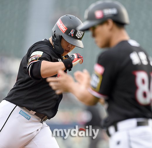 '마수걸이포 작렬' 강백호, 시즌 첫 홈런 폭발…비거리 130m : 네이트 스포츠
