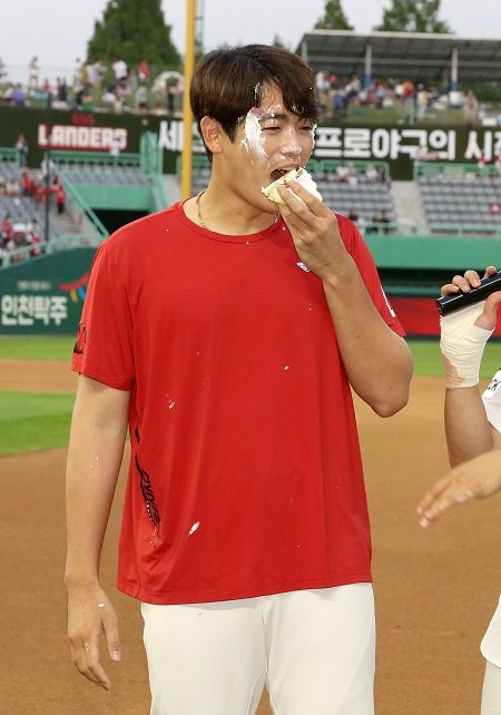 태양에겐 의리가 없었다…최고의 생일선물 KKKKKK, FA 몸값이 쓱쓱 올라가네 : 네이트 스포츠