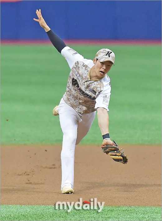 도루왕 2연패와 GG 새역사…KBO 탑 2루수의 끝없는 재능, 그러나 만족을 모른다 : 네이트 스포츠