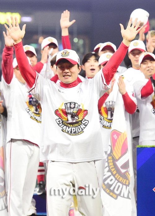 '우승 이끈 2타점' 김성현 "KS MVP 노렸는데…스타는 아무나 되는 게 아니다" [KS] : 네이트 스포츠