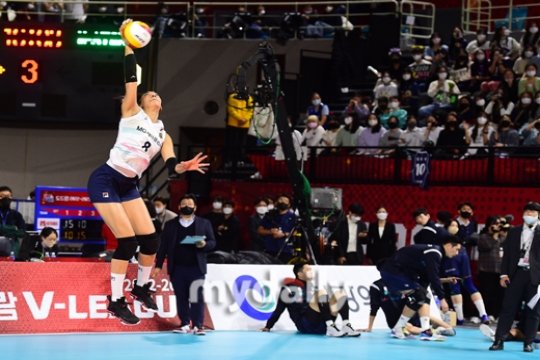 '시속 89km' 엘리자벳, 올스타전 '서브 퀸' 등극!…"즐거워" : 네이트 뉴스