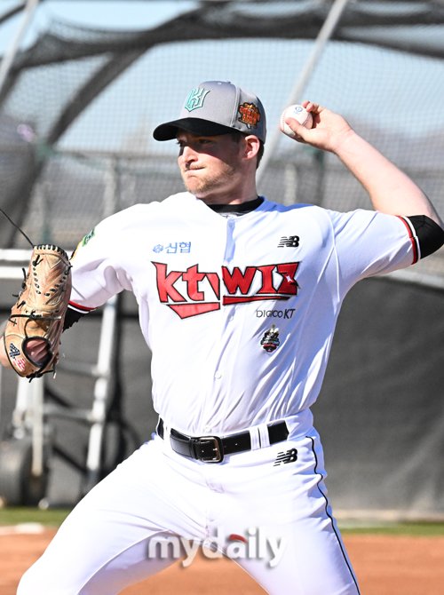 KBO 최고좌완을 봤다? 강백호 감탄과 강철매직 결단…'149km 진실'[MD투손] : 네이트 스포츠