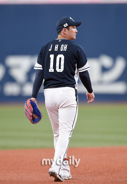 '3실책' 교세라돔에 쏟아진 '탄식'…ML+KBO '최고' 내야수들이 왜 이러나? [MD오사카] : 네이트 스포츠