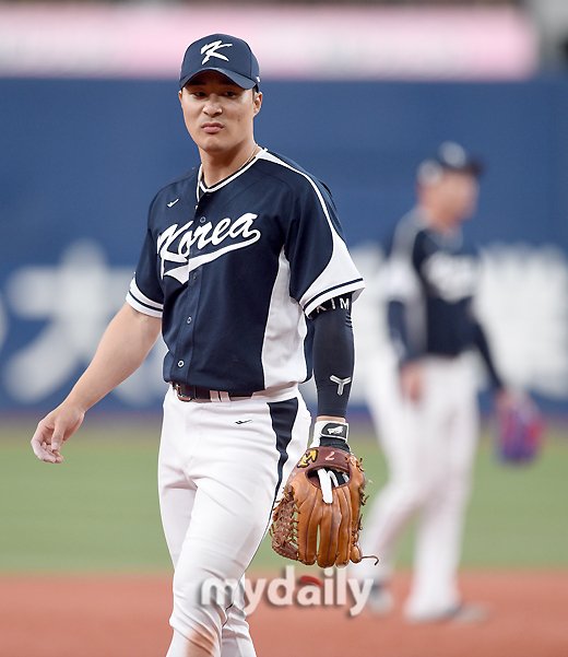 '3실책' 교세라돔에 쏟아진 '탄식'…ML+KBO '최고' 내야수들이 왜 이러나? [MD오사카] : 네이트 스포츠