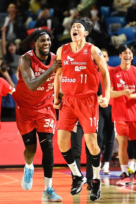 허일영 위닝샷, SK 14점차 뒤집었다, KGC EASL 챔피언스위크 우승 후유증인가 : 네이트 스포츠