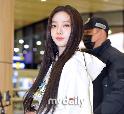 [md포토] 에스파 카리나 아침에도 흔들림 없는 인형 미모 아이돌24시 네이트 연예
