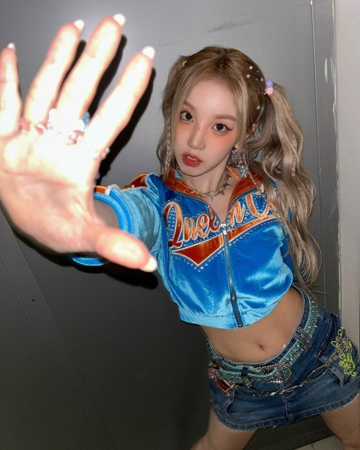 '163cm·47kg' 우기, 귀엽고 섹시하고 혼자 다 해…말라도 너무 말랐어 : 네이트 연예