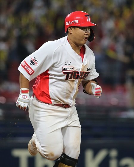 KIA 27세 거포의 2군 홈런쇼…1군행 어필? 현실은 AVG 0.186 '강하게 키운다'[MD광주] : 네이트 스포츠