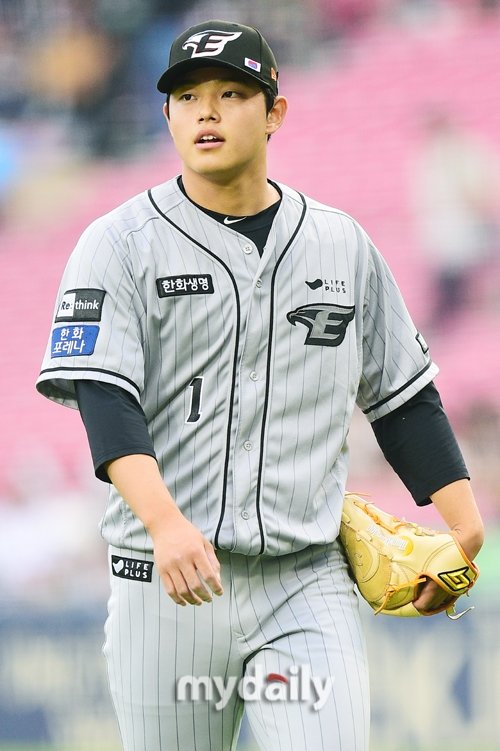 "160km? 더 나올 수 있다…" 문동주가 배워야 할, 넘어서야 할 안우진[MD창원] : 네이트 스포츠