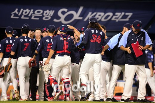 KBO 축제 끝~전쟁 시작…3~9위 고작 7G차, 두산-KIA 안심금지, 영웅들 좌절금지 : 네이트 스포츠