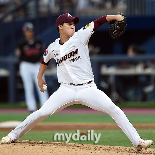 최원태 LG행 그 후…정찬헌 30대 중반, 21세 150km 파이어볼러 쑥쑥 커야 한다 : 네이트 스포츠