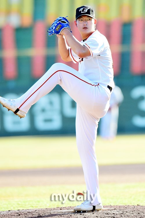 문동주·김서현 155km 선발 듀오가 뜬다…한화 19세 스리쿼터 유망주, 서산에서 얻은 교훈[MD광주] : 네이트 스포츠