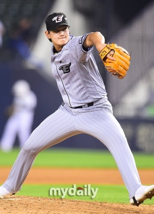 "문동주·김서현 내가 못 가진 재능…부러워" 한화 33세 트랜스포머, 160km 듀오 '격려'[MD창원] : 네이트 스포츠