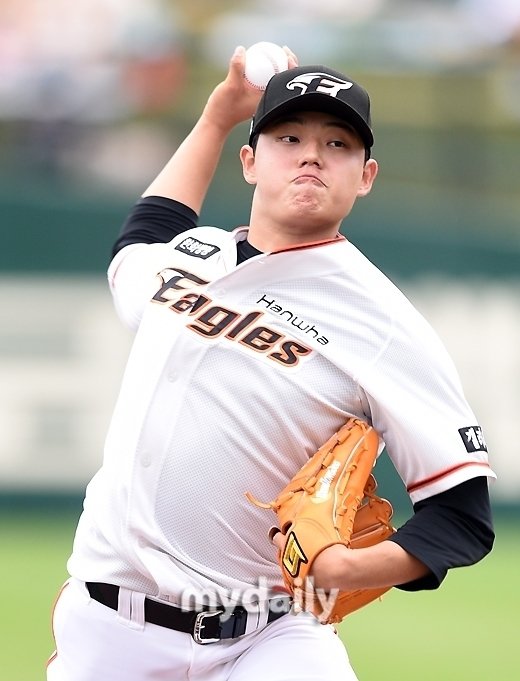 문동주는 토끼, 김서현은 거북이…한화 39세 160km 원투펀치? 속도보다 방향 : 네이트 스포츠