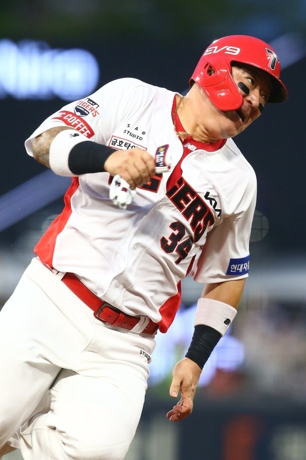 "KBO 대표 리빙 레전드" KIA 40세 타격장인 향한 한 남자 리스펙트…말이 필요 없다[MD광주] : 네이트 스포츠
