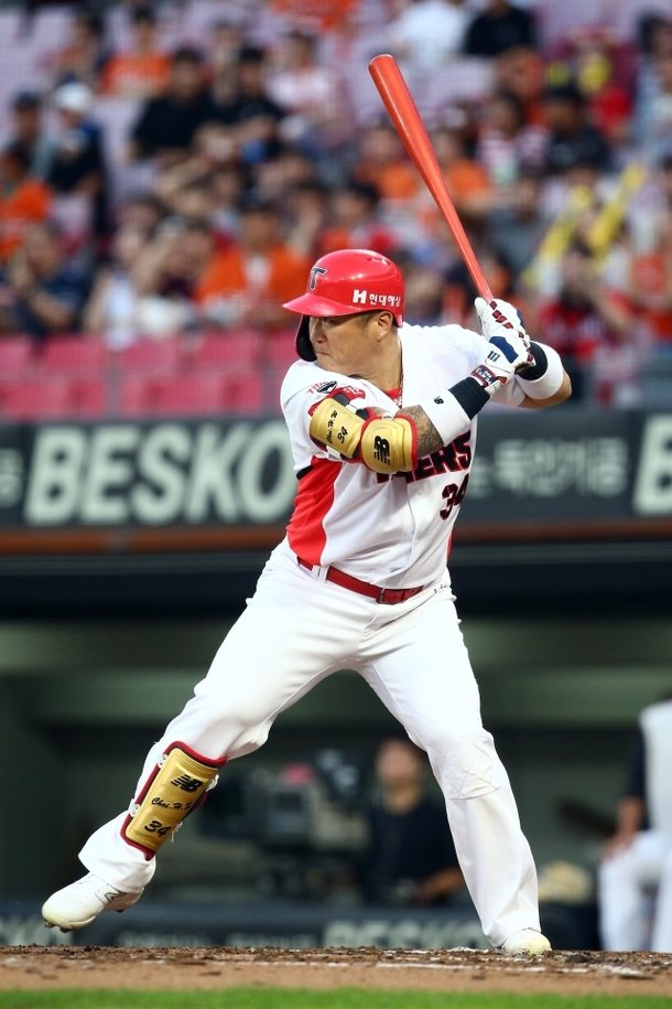 "KBO 대표 리빙 레전드" KIA 40세 타격장인 향한 한 남자 리스펙트…말이 필요 없다[MD광주] : 네이트 스포츠