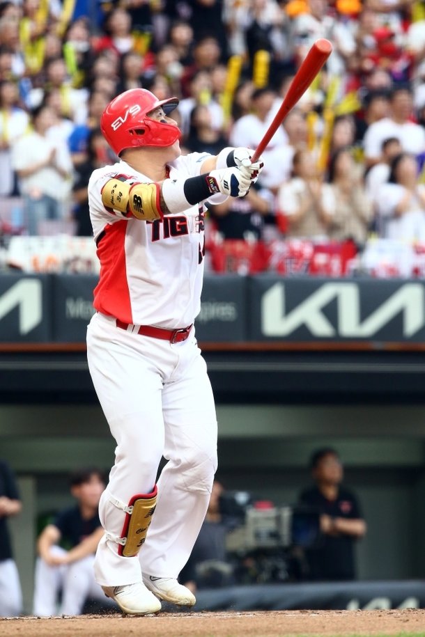 "KBO 대표 리빙 레전드" KIA 40세 타격장인 향한 한 남자 리스펙트…말이 필요 없다[MD광주] : 네이트 스포츠