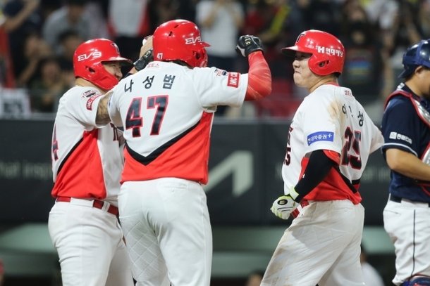 KIA·SSG·두산 역대급 4~5위 싸움? 기묘한 먹이사슬? SSG 급추락·AG 변수 '0.001 전쟁' : 네이트 스포츠