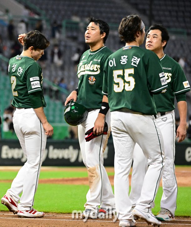 [MD포토] 위기의 SSG '5위 가능할까' : 네이트 스포츠