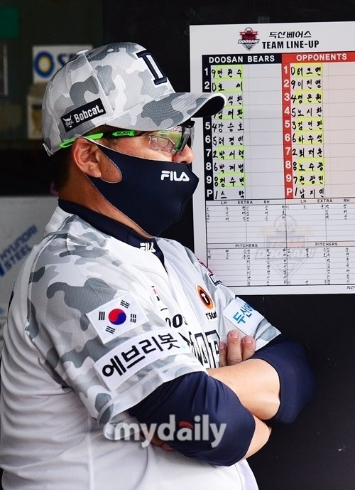 KBO 42년간 김응룡 밖에 못했다…SUN·류중일도 실패, 우승청부사는 없다? 롯태형 '위대한 도전' : 네이트 스포츠