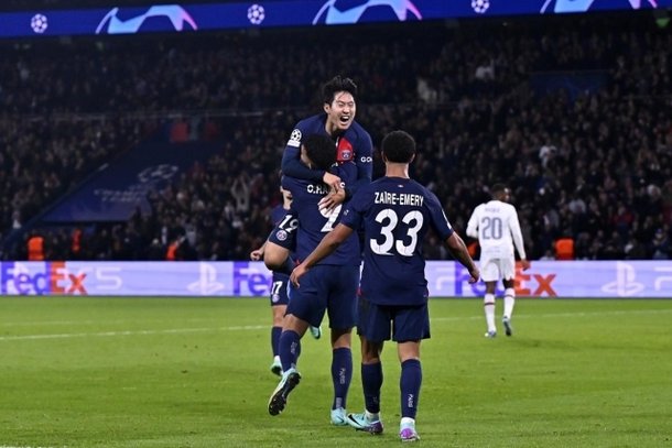 "이강인의 아름다운 경기에 탄성이!"…이강인 PSG·UCL 데뷔골 극찬, UCL 출전 2G 2승! "LEE는 PSG의 자신감을 높여주는 선수" : 네이트 스포츠