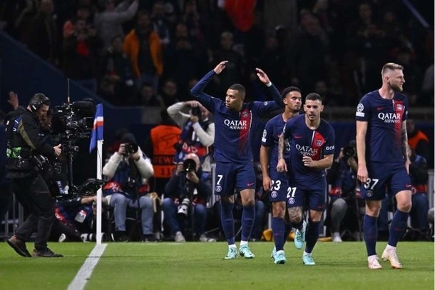"이강인의 아름다운 경기에 탄성이!"…이강인 PSG·UCL 데뷔골 극찬, UCL 출전 2G 2승! "LEE는 PSG의 자신감을 높여주는 선수" : 네이트 스포츠