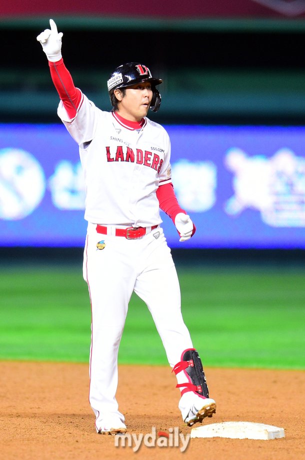 "노시환 3관왕 차지할 수 있었는데 미안…" KBO 36세 레전드 3루수의 품격, 0.548은 좀 아니야[MD소공동] : 네이트 스포츠